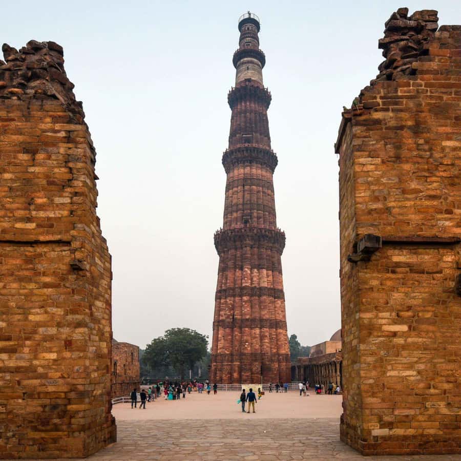 Delhi: India Gate, Humayun Tomb and Qutub Minar Guided Tour | GetYourGuide