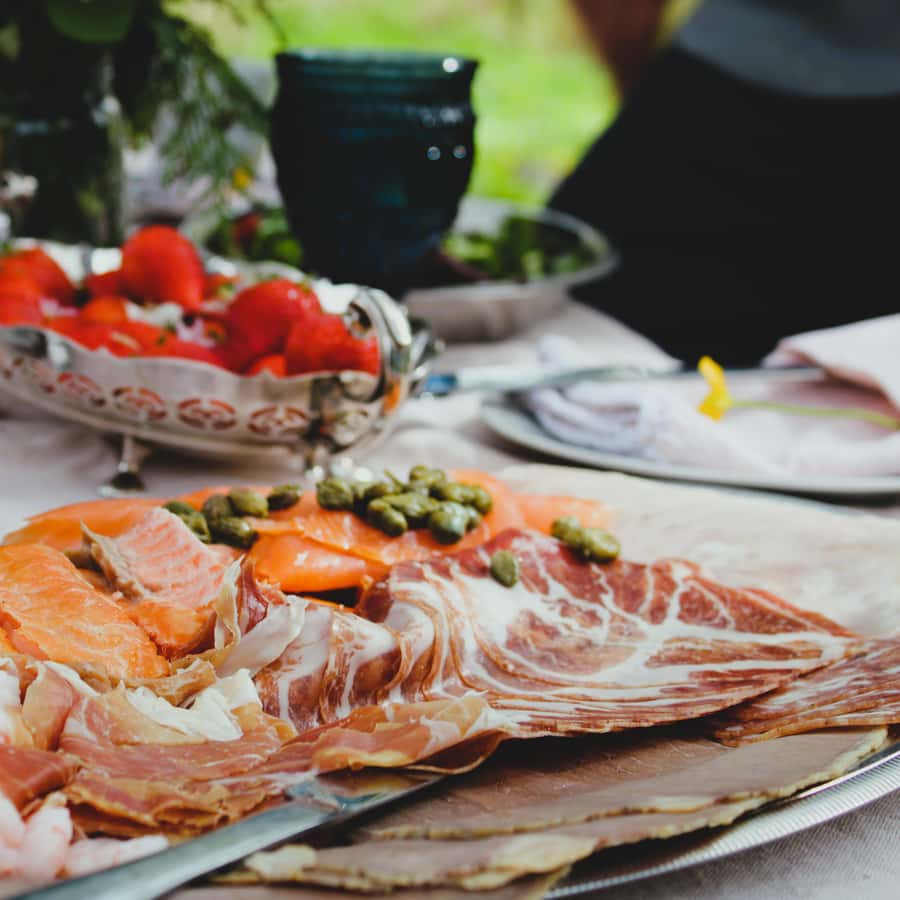 Inverness: Loch Ness Monster Cruise, Lunch, Urquhart Castle | GetYourGuide