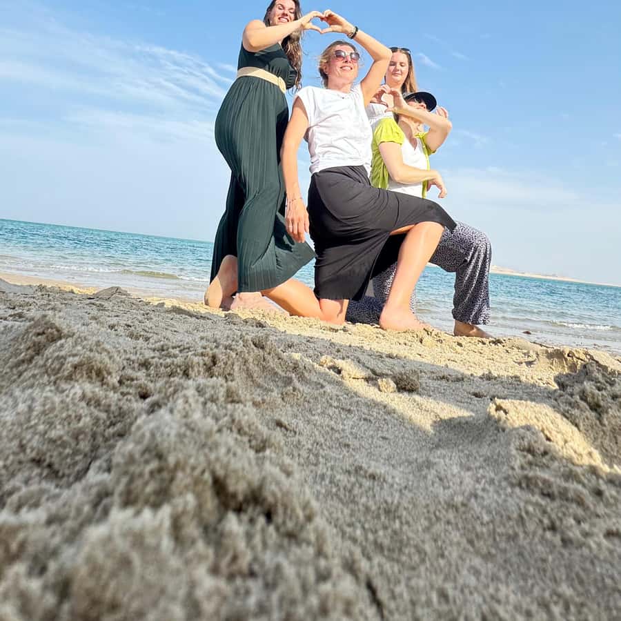 Doha: Inland Sea Tour mit Dune Bashing & Sandboarding-Spaß | GetYourGuide