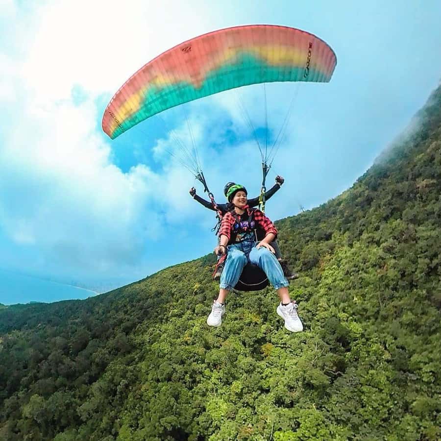Da Nang: Paragliding mit Blick auf die Lady Buddha-Statue 2025 | GetYourGuide
