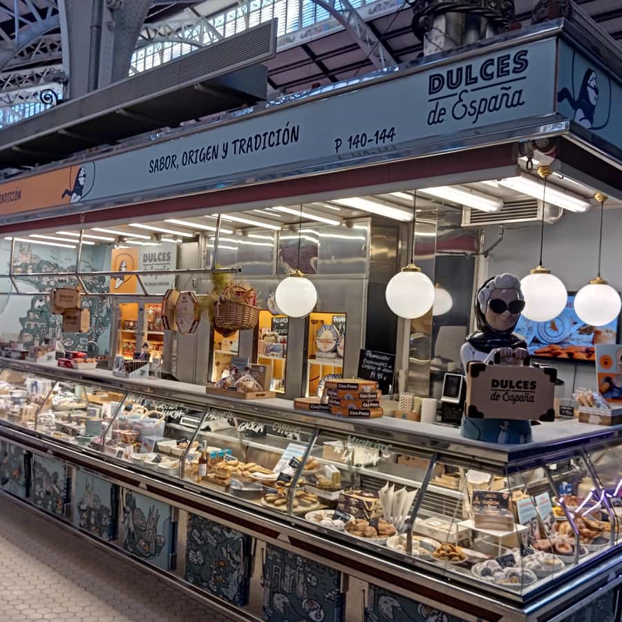 CENTRAL MARKET: TASTING OF TRADITIONAL SWEETS IN SWEETS OF SPAIN ...