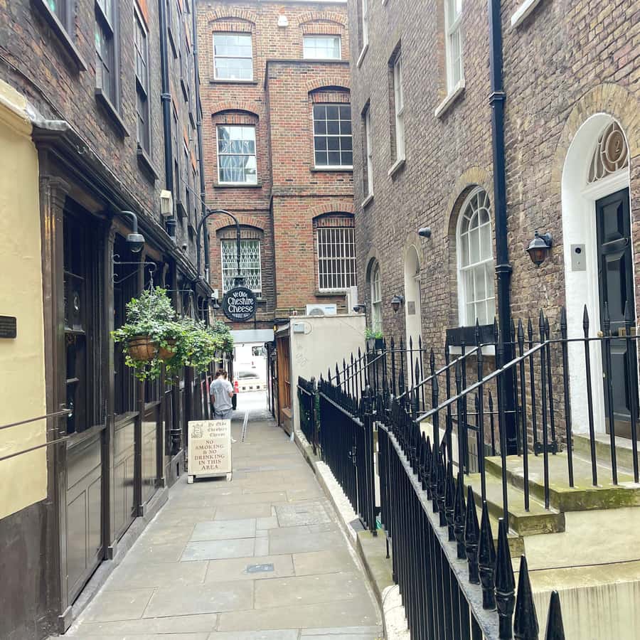 London: Charles Dickens Walking Tour for Small Groups | GetYourGuide