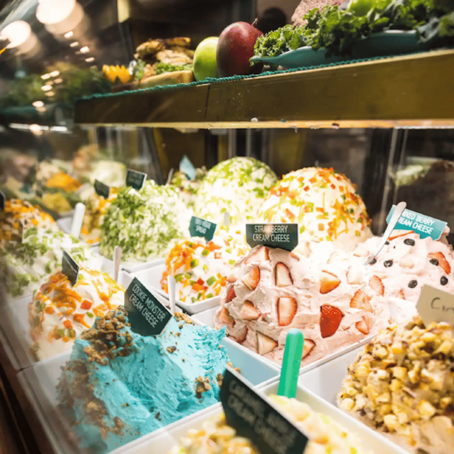 NYC Bagel Tours: Midtown's Iconic Bagels | GetYourGuide