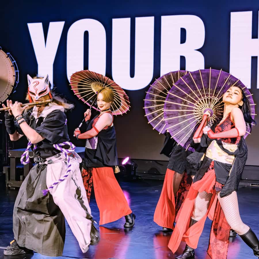 OSAKA NIGHT FUSION Japanese Taiko Kabuki Samurai Dance Show | GetYourGuide