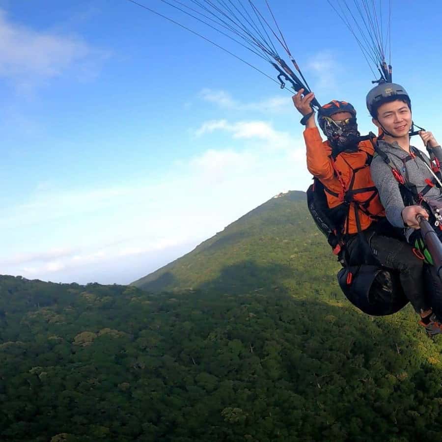 Da Nang: Paragliding mit Blick auf die Lady Buddha-Statue 2025 | GetYourGuide