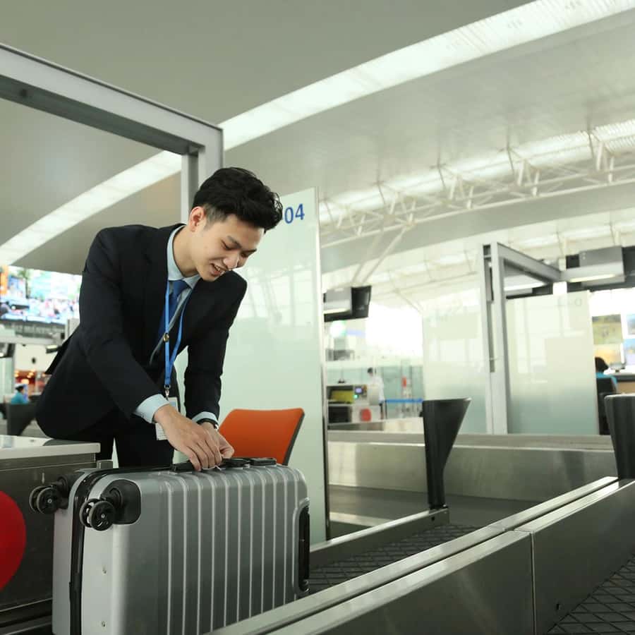 From Ho Chi Minh Airport: Fast Track Immigration Service | GetYourGuide