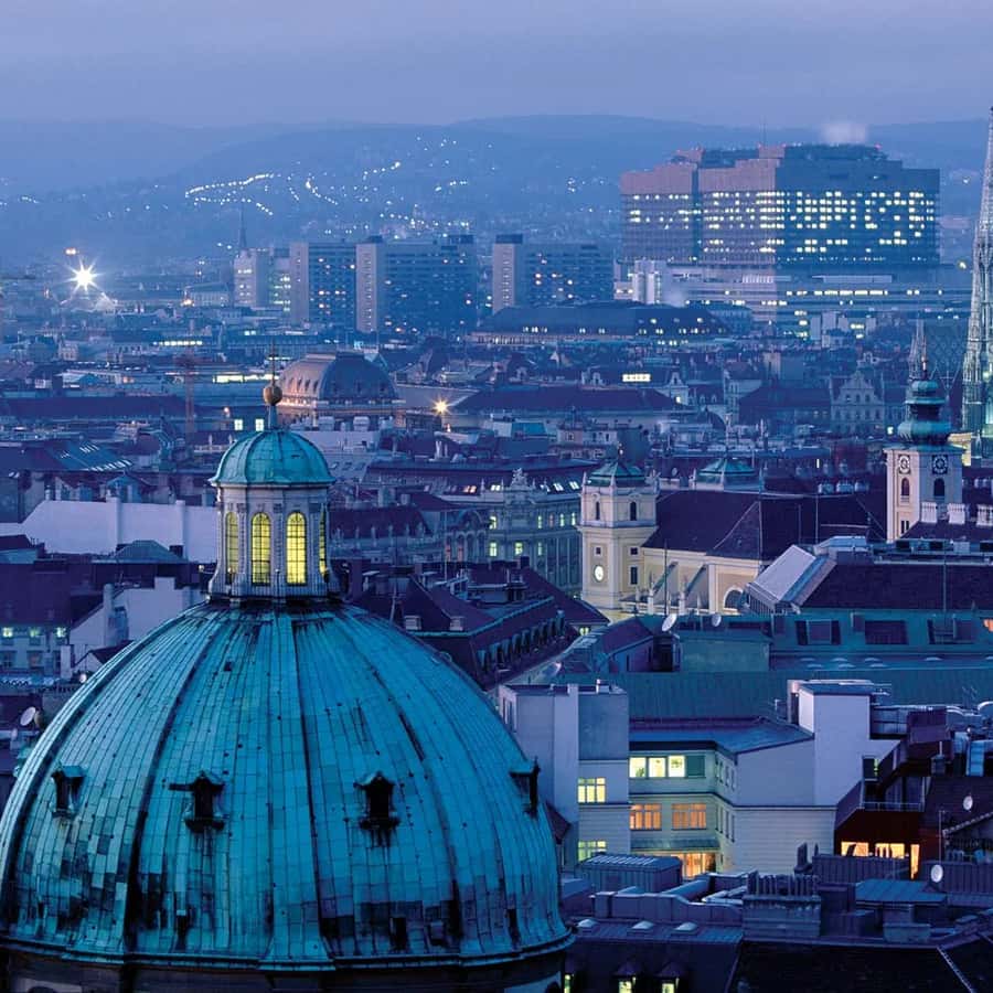 Vienna: Vienna VIE Airport to City Centre Private Transfer | GetYourGuide