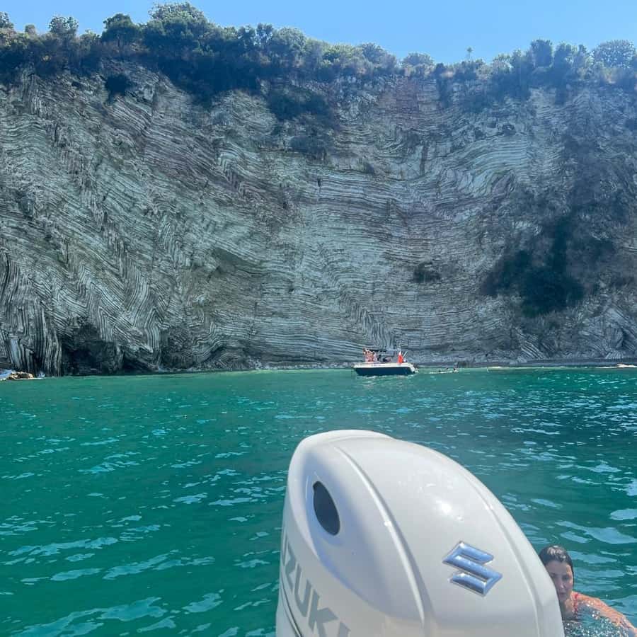 Tour en bateau de Saranda à Krorez, Kakome et aux grottes de Breshkave ...