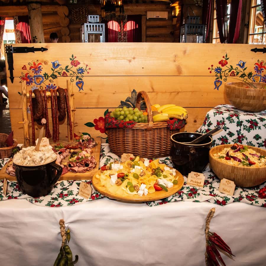 Krakow: Full Traditional Polish Dinner & Folk Show | GetYourGuide