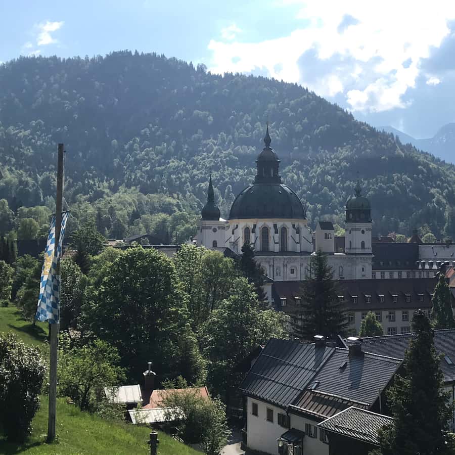 From Garmisch-Partenkirchen: Neuschwanstein Castle Tour | GetYourGuide