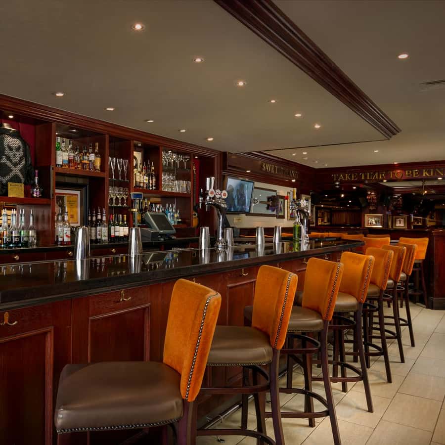 Edinburgh: Hard Rock Cafe with Set Menu for Lunch or Dinner | GetYourGuide