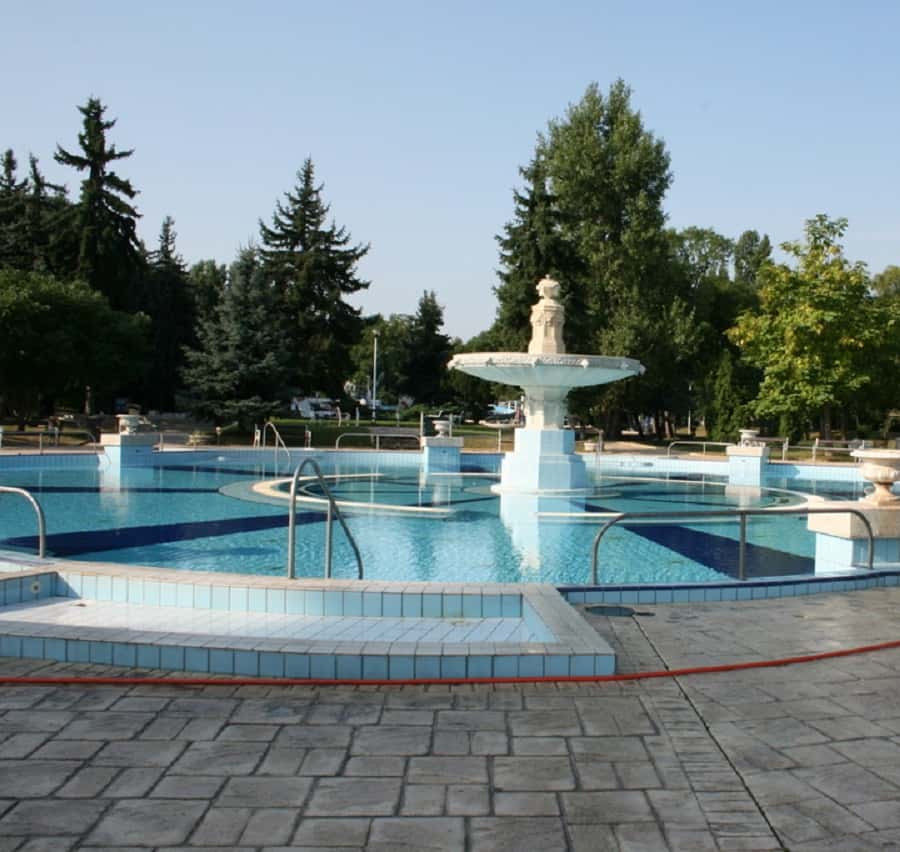 Budapest: Palatinus Spa & Pools Full-Day Admission | GetYourGuide
