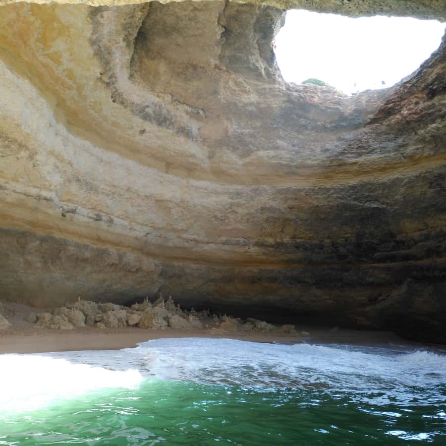 Portimão'dan: Benagil Mağaraları ve Marinha Plajı Tekne Turu | GetYourGuide