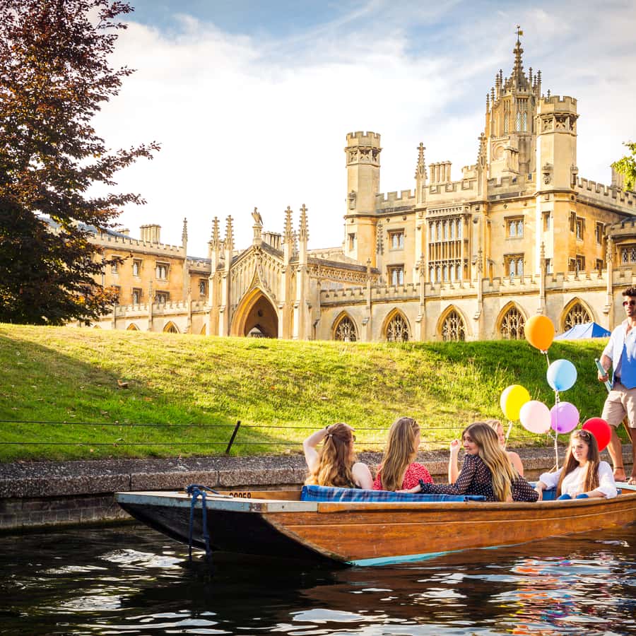 Cambridge: Shared Punting Tour with Guide | GetYourGuide