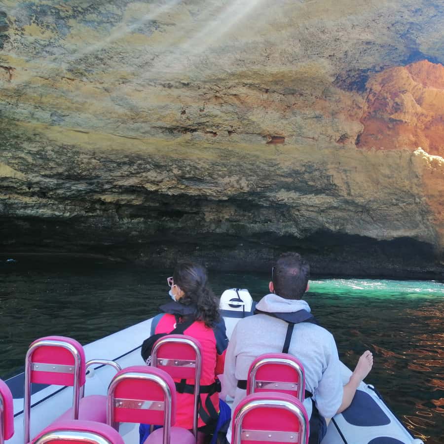 Portimão'dan: Benagil Mağaraları ve Marinha Plajı Tekne Turu | GetYourGuide