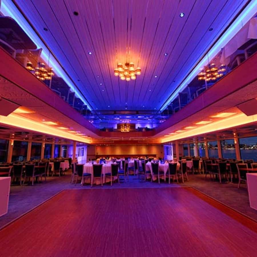 Hornblower Infinity New York New Year's Eve Party | GetYourGuide