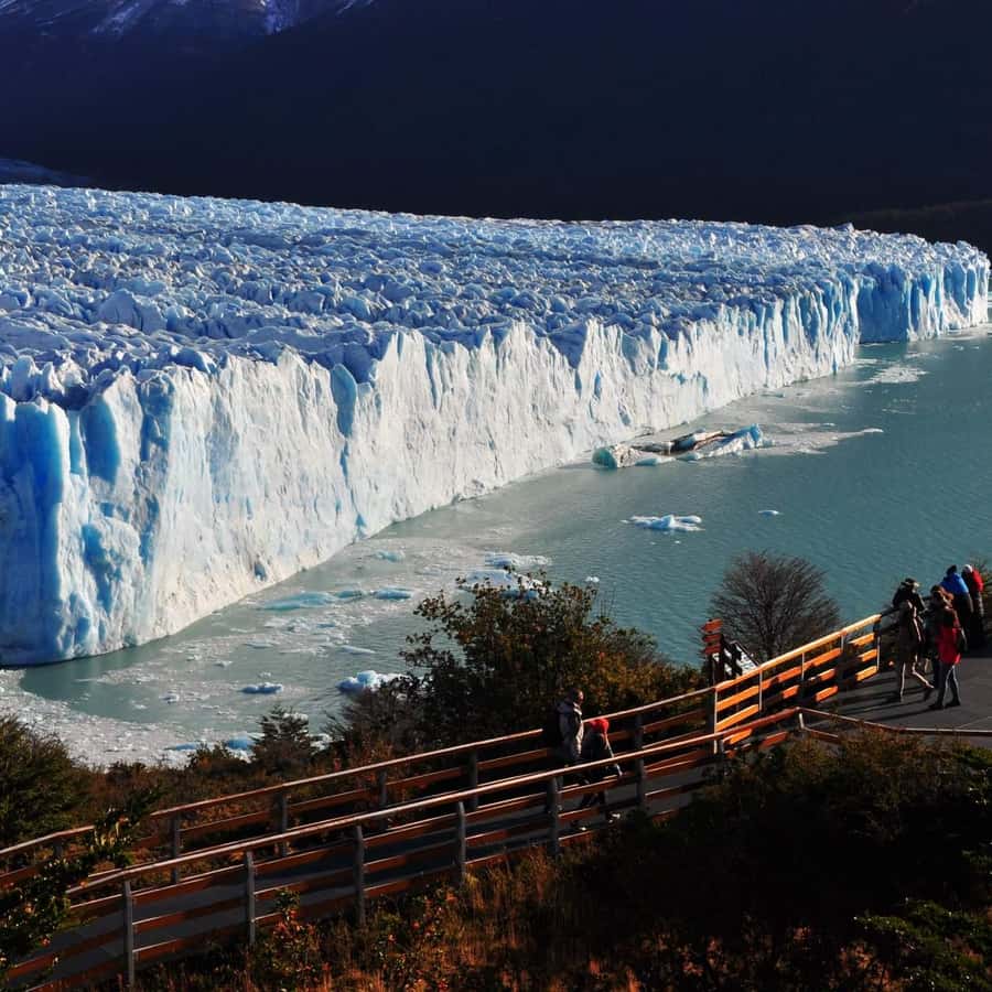 Moreno Glacier: Tour from El Calafate with tour guide, walkways and ...