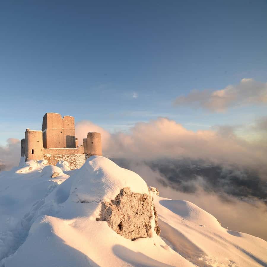 Rocca Calascio: entre naturaleza, historia y cine. | GetYourGuide