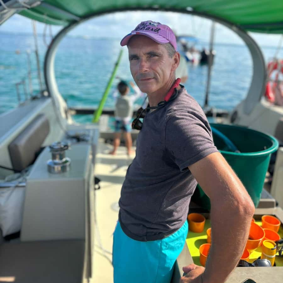 Lagon GCSM : Excursion à la voile - Paddle ou Nage & Détente | GetYourGuide