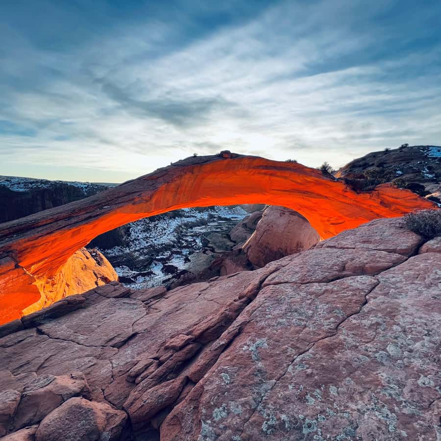 Tonalea: Guided Eggshell Arch Hike w/ Day or Sunset Options | GetYourGuide