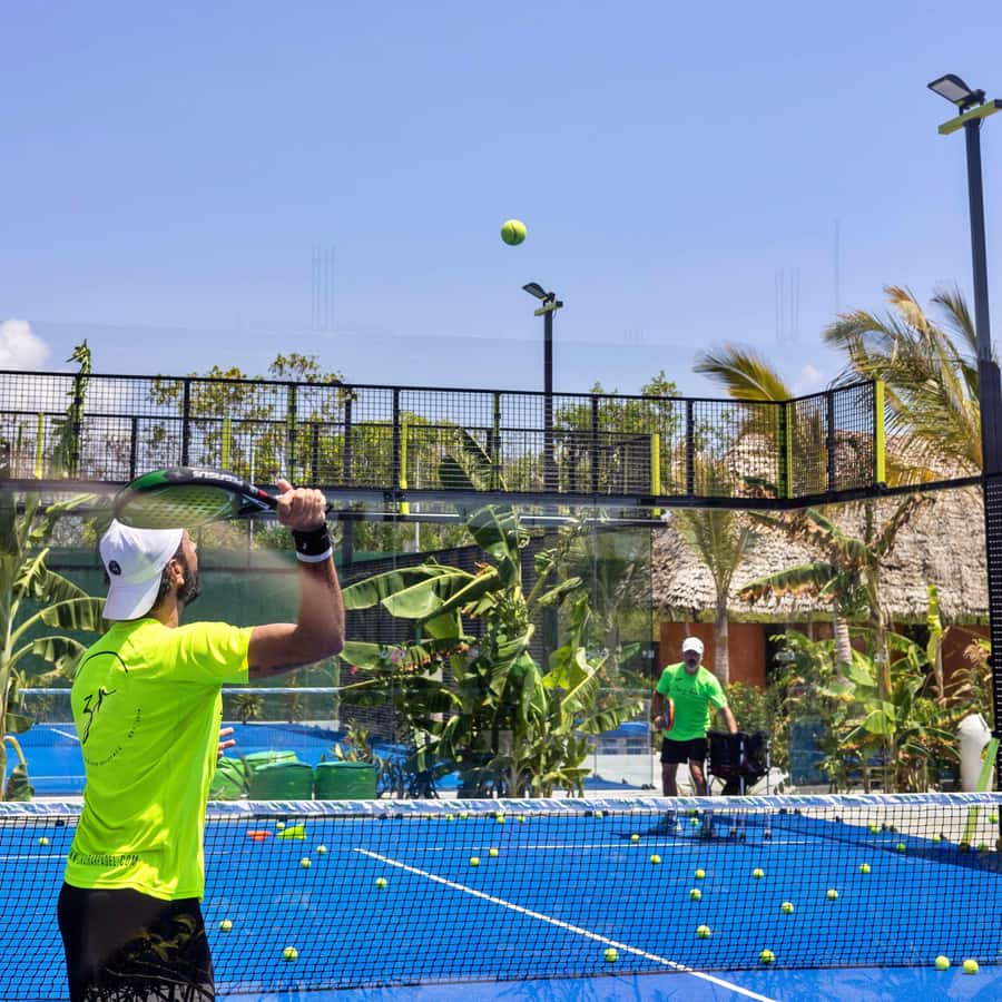 Lezione guidata di padel a Zanzibar Tour dell'esperienza di Kiwengwa ...
