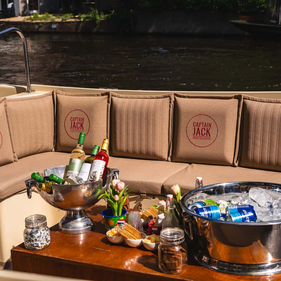Amsterdam: Canal Cruise with Local Guide and Optional Drinks | GetYourGuide