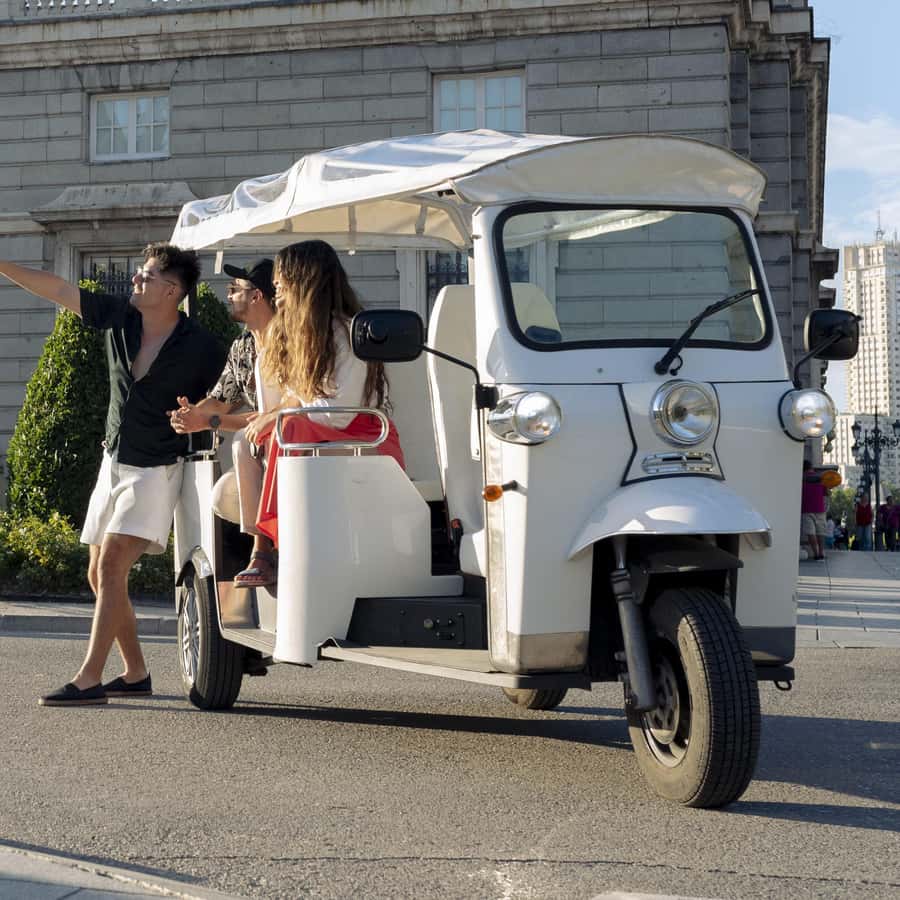 Madrid: "Panoramic views in Tuk Tuk" | GetYourGuide