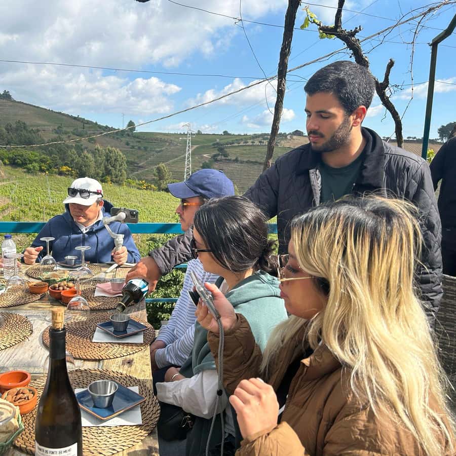 Douro ieleja: Pusdienlaika bēgšana vīna un tradīciju pasaulē | GetYourGuide