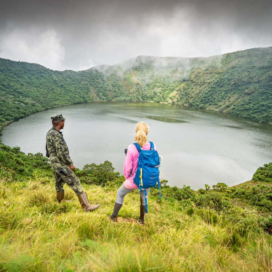 Excursión al Monte Bisoke en el Parque Nacional de los Volcanes ...