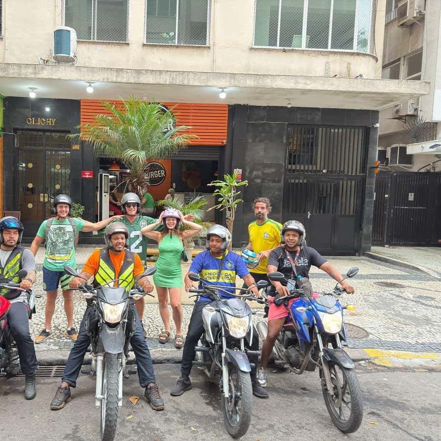 Rio de Janeiro: Tour de moto + Visita à favela Santa Marta | GetYourGuide