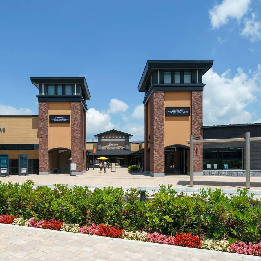 Tokyo: Gotemba Premium Outlets & Lake Kawaguchi Tour | GetYourGuide