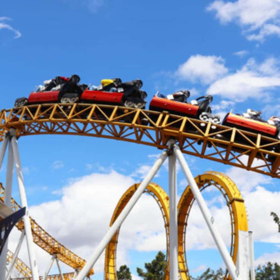 Bogotá: Visita al Parque de Diversiones Salitre Mágico con comida ...