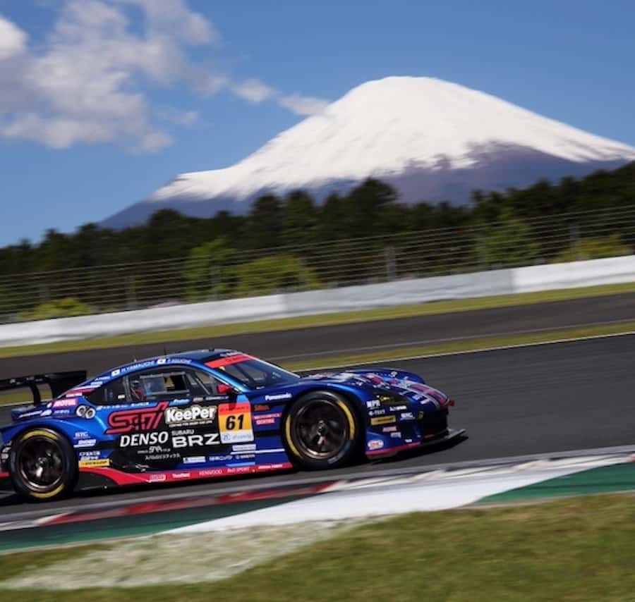 富士スピードウェイ セルフドライブ & 富士山ツアー（ピックアップ＆ドロップオフ付き） | GetYourGuide