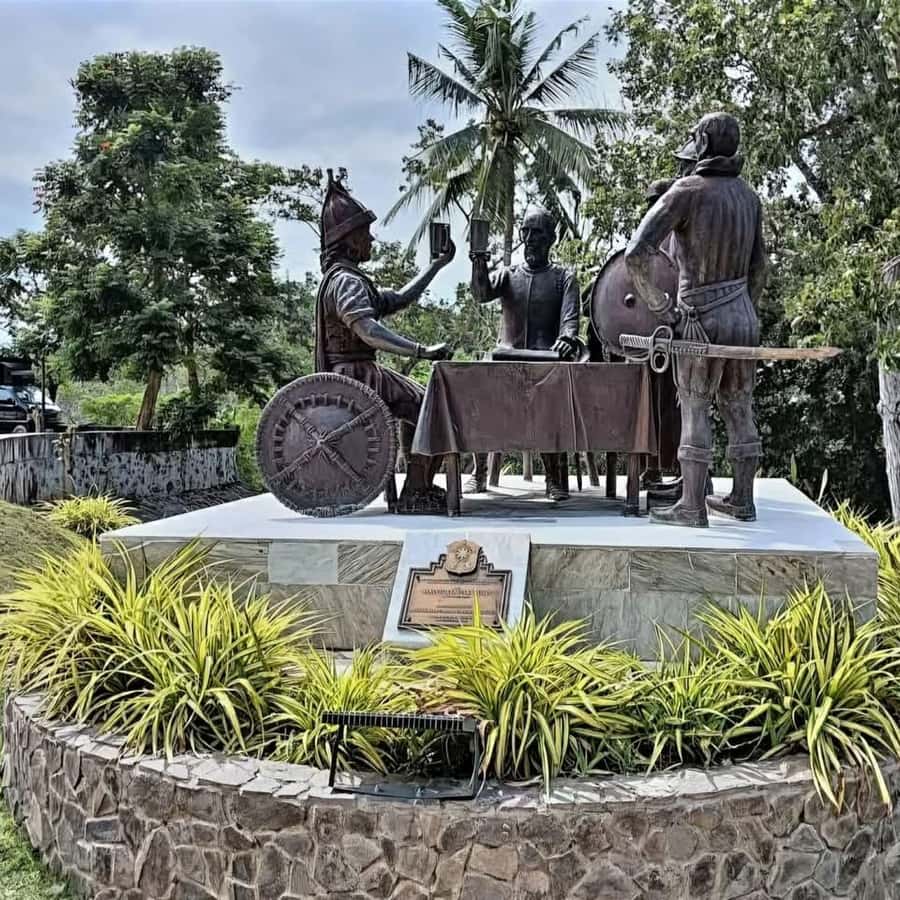 BOHOL: Schokoladenhügel, Schildkröten und Loboc-Fluss Tagestour ...