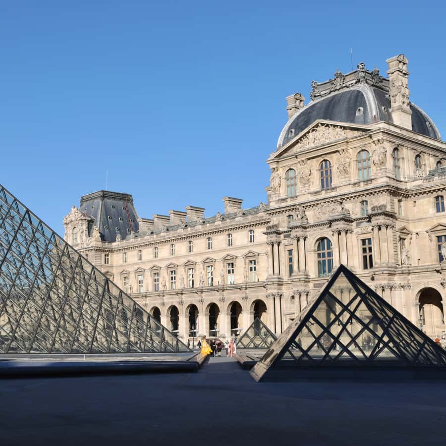 Paris: Louvre Museum Entry Ticket with Host Assistance | GetYourGuide