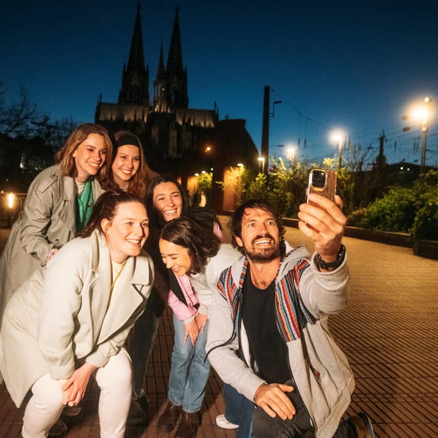 Cologne: Cologne Cathedral & Old Town in the evening – interactive tour ...