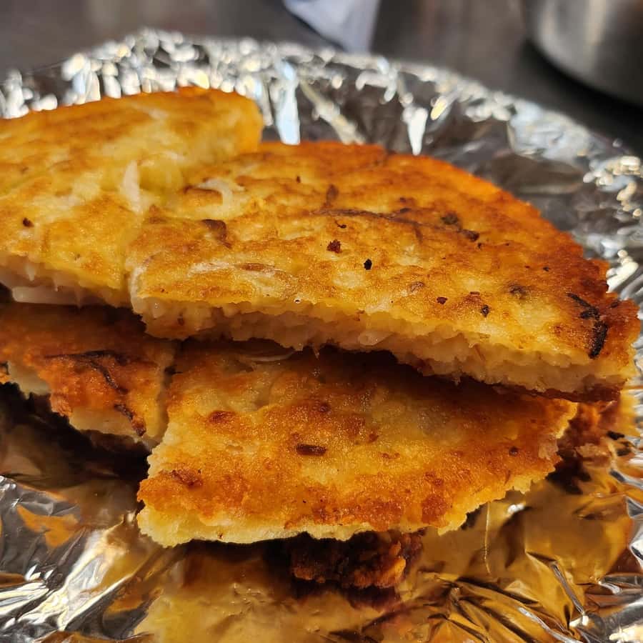 Seoul: Night Market, Hanok quarter, BBQ, and Tea House Tour | GetYourGuide