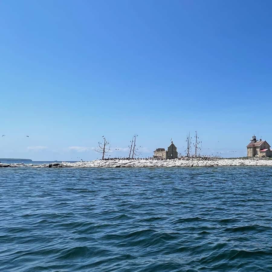 Gills Rock: Plum Island & Pilot Island Lighthouse Cruise | GetYourGuide