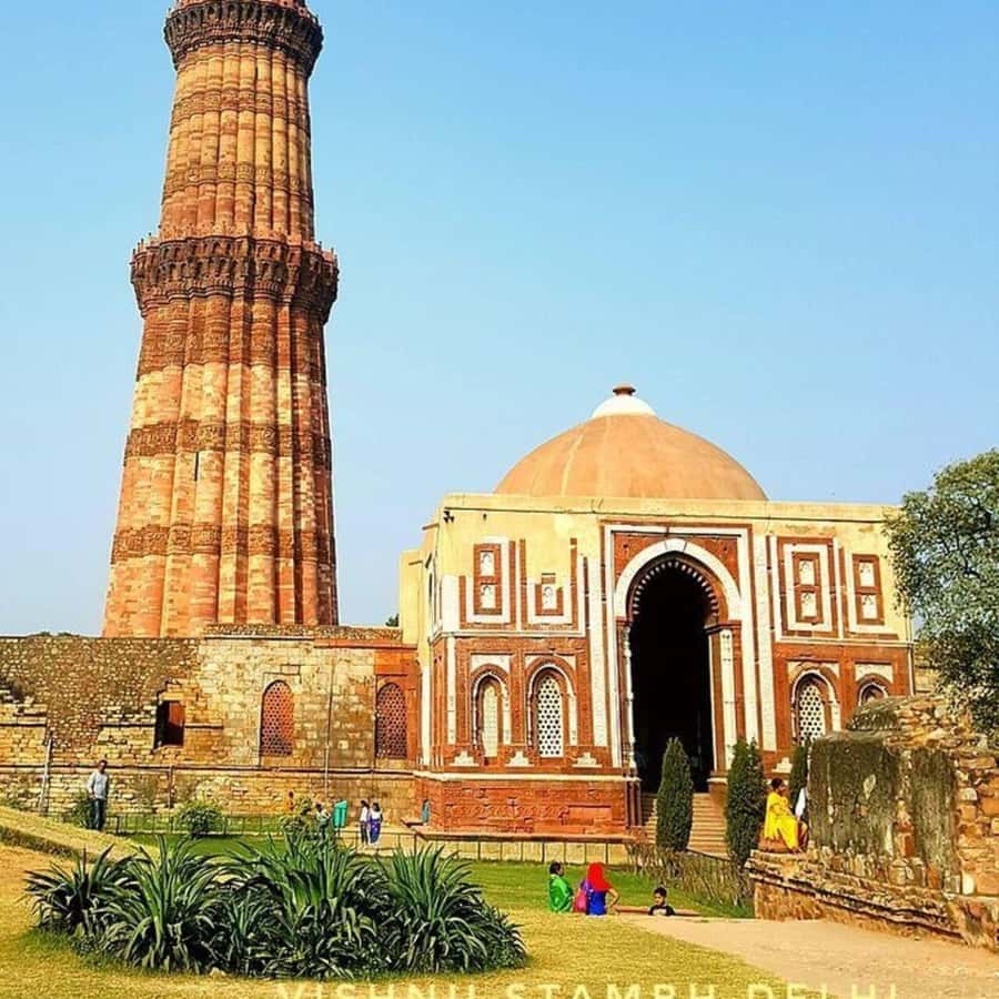 Skip-the-Line Guided Tour of Qutub Minar | GetYourGuide