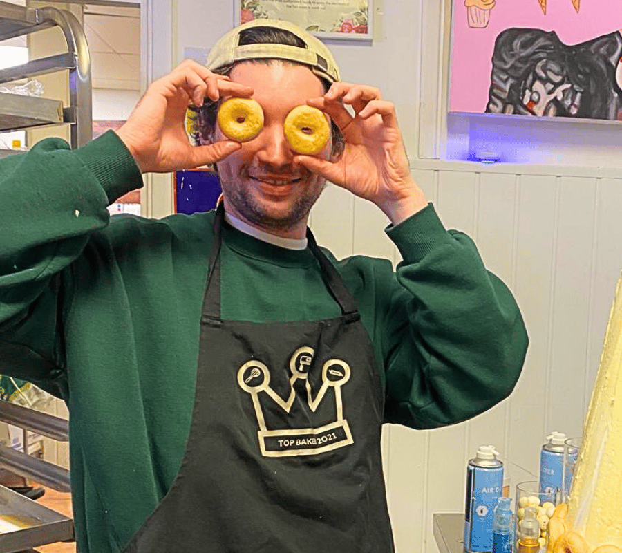 London: Dessert Tower Masterclass & Cocktail Experience | GetYourGuide