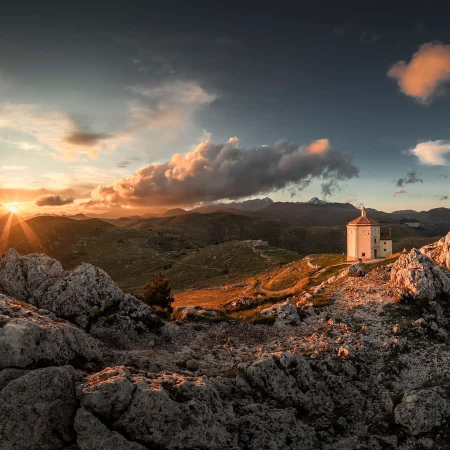 Rocca Calascio : entre nature, histoire et cinéma | GetYourGuide