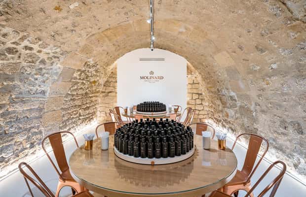 MOLINARD Parfums Paris Ier : Atelier de parfumerie classique | GetYourGuide