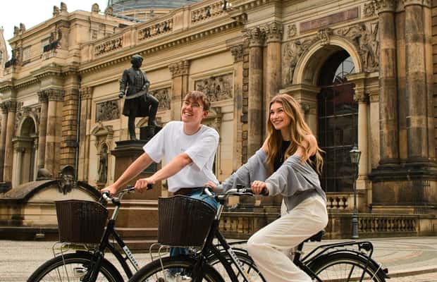 Dresden: Pyörävuokraus - Kaupunkipyörä, jossa on mahdollisuus lastenistuimelle. | GetYourGuide