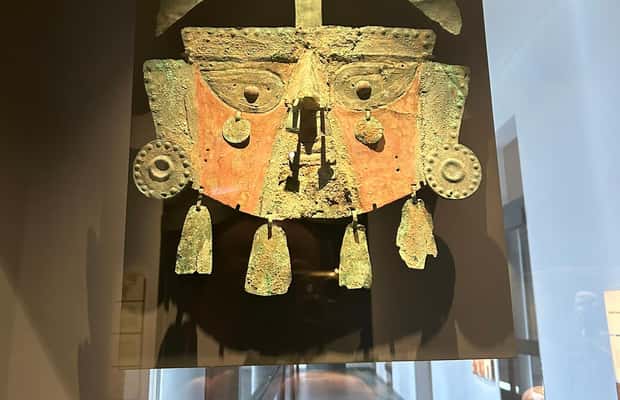 サンティアゴ｜ラ・モネダ｜メイン広場｜プレコロンビア博物館 | GetYourGuide