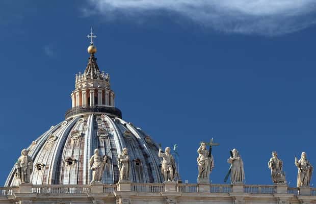 Vatikanen: Peterskyrkan med reserverat inträde och kupol | GetYourGuide