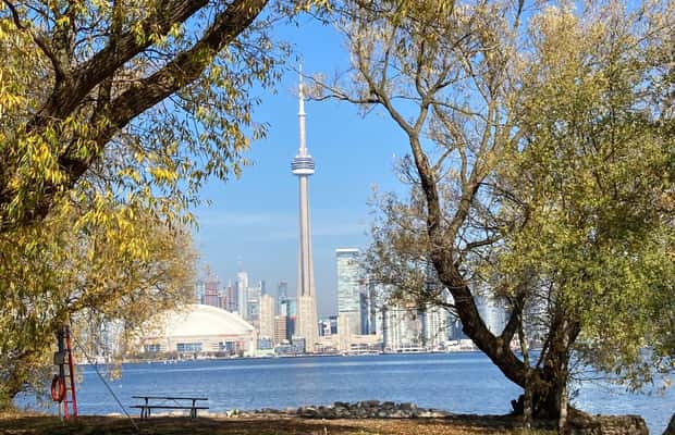 Tour en barco para ver los colores del otoño en las islas de Toronto ...
