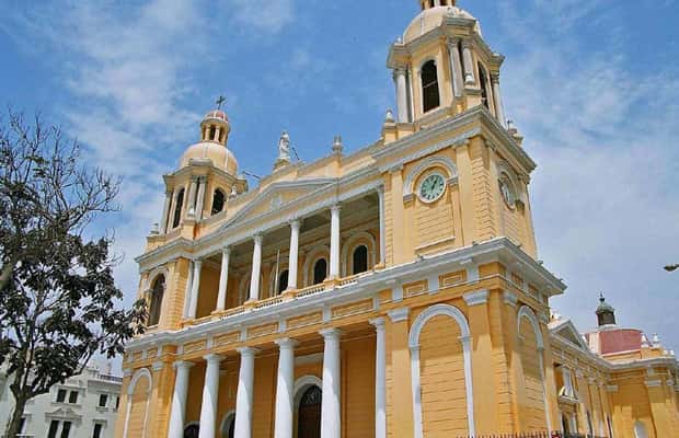 Van Trujillo: Tempel van de Maan en de Zon en Chan Chan | GetYourGuide