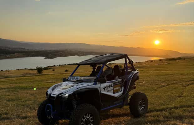 Tbiliszi: SSV buggy túra idegenvezetővel és biztonsági felszereléssel ...