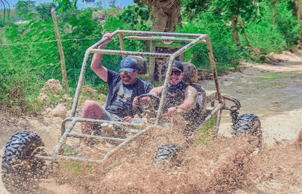 Tour en buggy y quad en Punta Cana: cueva, playa de Macao, recogida ...