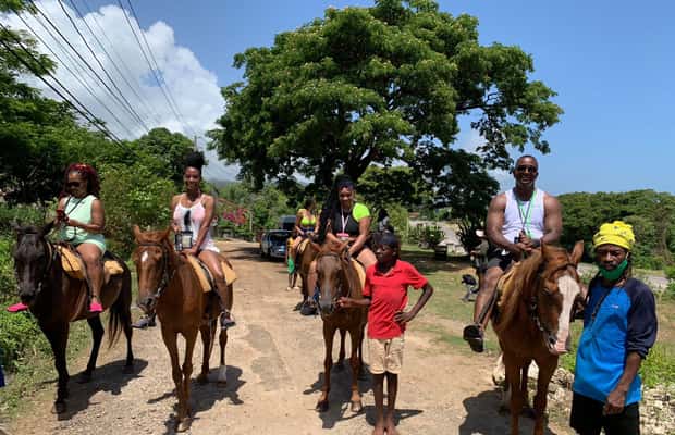 Montego Bay : Le trou bleu et l'aventure équestre | GetYourGuide